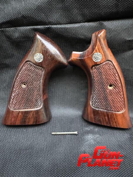 Gun Planet | Smith & Wesson cachas originales de 686 Gun Planet | Smith & Wesson cachas originales de 686